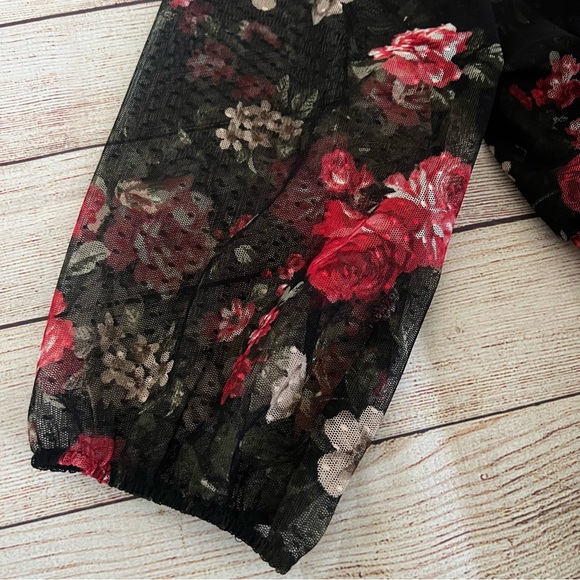 Tops | Roses Plus Size Top | Poshmark